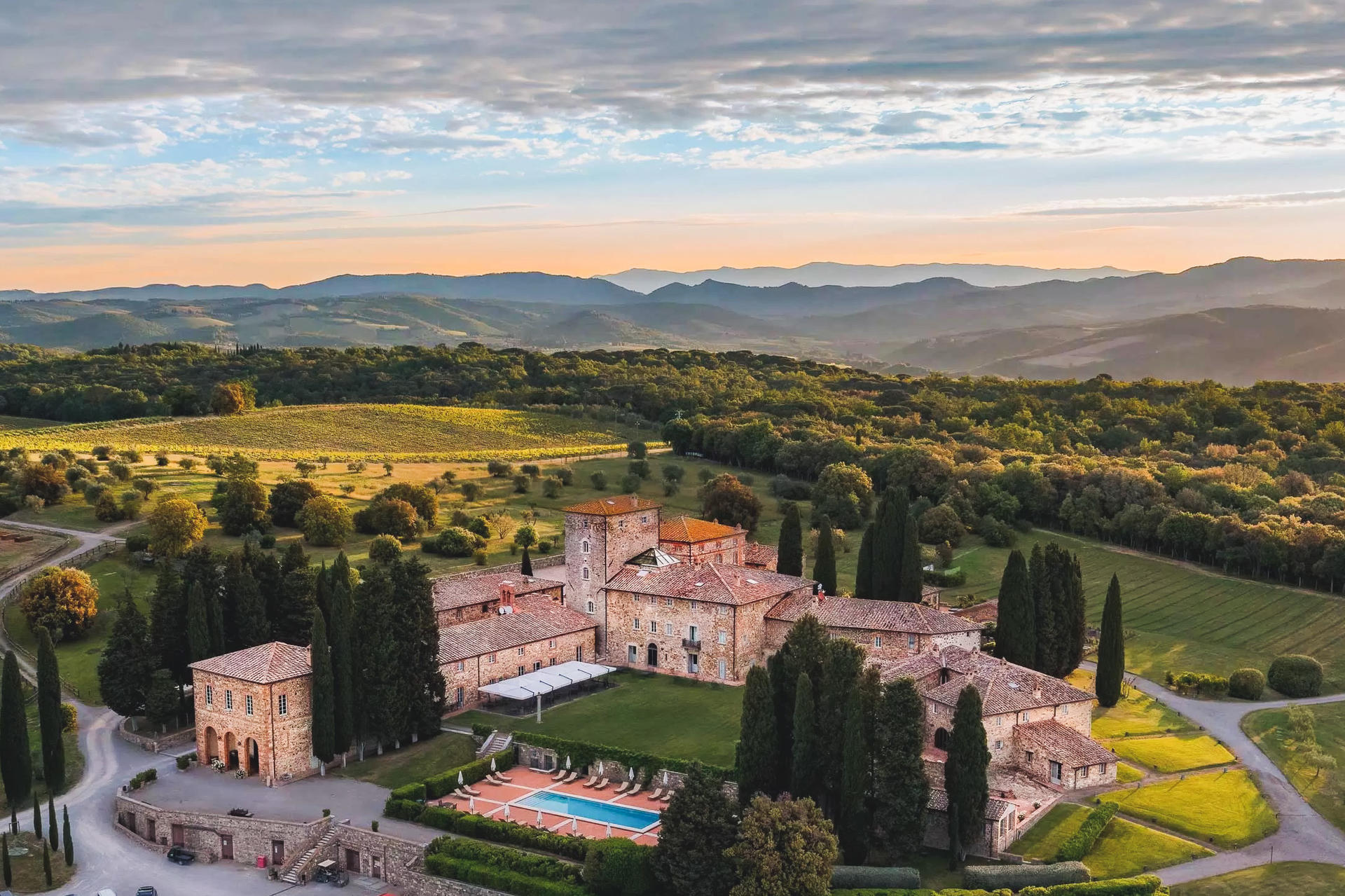 Romantic rural hamlet, weddings in Tuscany | Wedding Italy | Wedding Italy